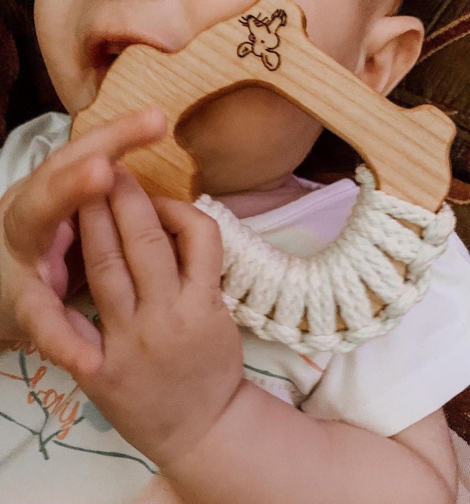 Senger Wooden Grasping Toy with Yarn - Sheep | Pacifiers & Teethers ...